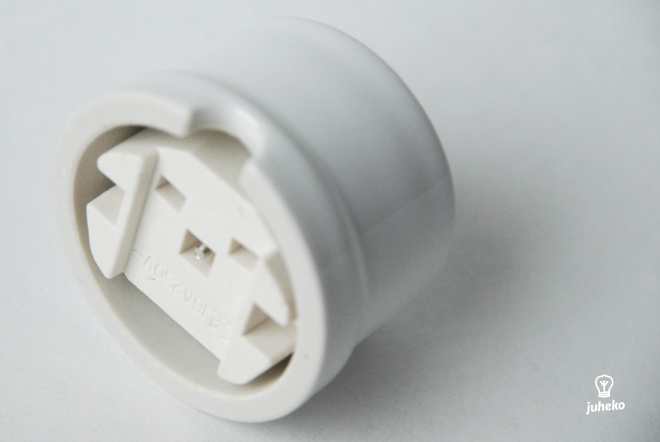 Surface mounted porcelain wall socket Sat, white| Juheko - Textile ...